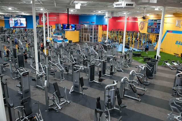 EoS Fitness - Addison: Commercial Dr/Belt Line Rd - Addison