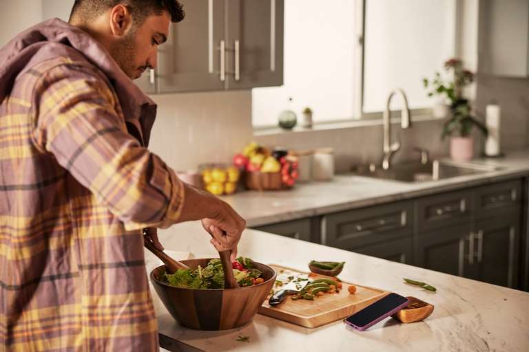 What Are Macros? How to Balance Protein, Carbs & Fat | Wellhub